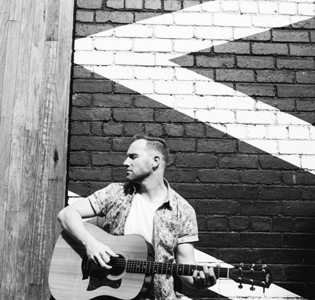 andrew-loadsman-acoustic-guitar-vocal-12 - Blue Planet Entertainment