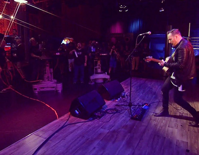 andrew-loadsman-acoustic-guitar-vocal-14 - Blue Planet Entertainment